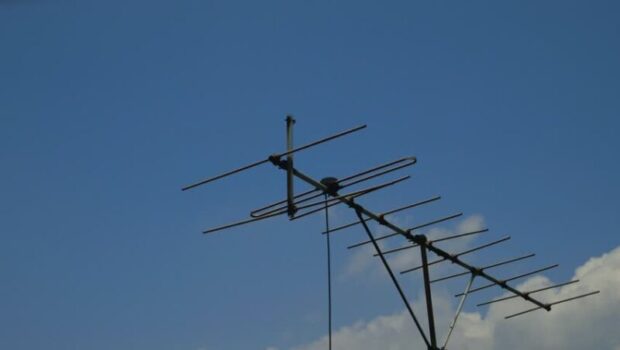 How Does a TV Aerial Work? - Comeau Computing