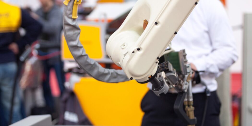 3 Different Ways to Make Robot Arms Safer to Use Around Humans - Comeau ...