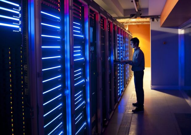 What's the Difference Between Shared and Dedicated Servers - Comeau ... What's the Difference Between Shared and Dedicated Servers - Comeau ...