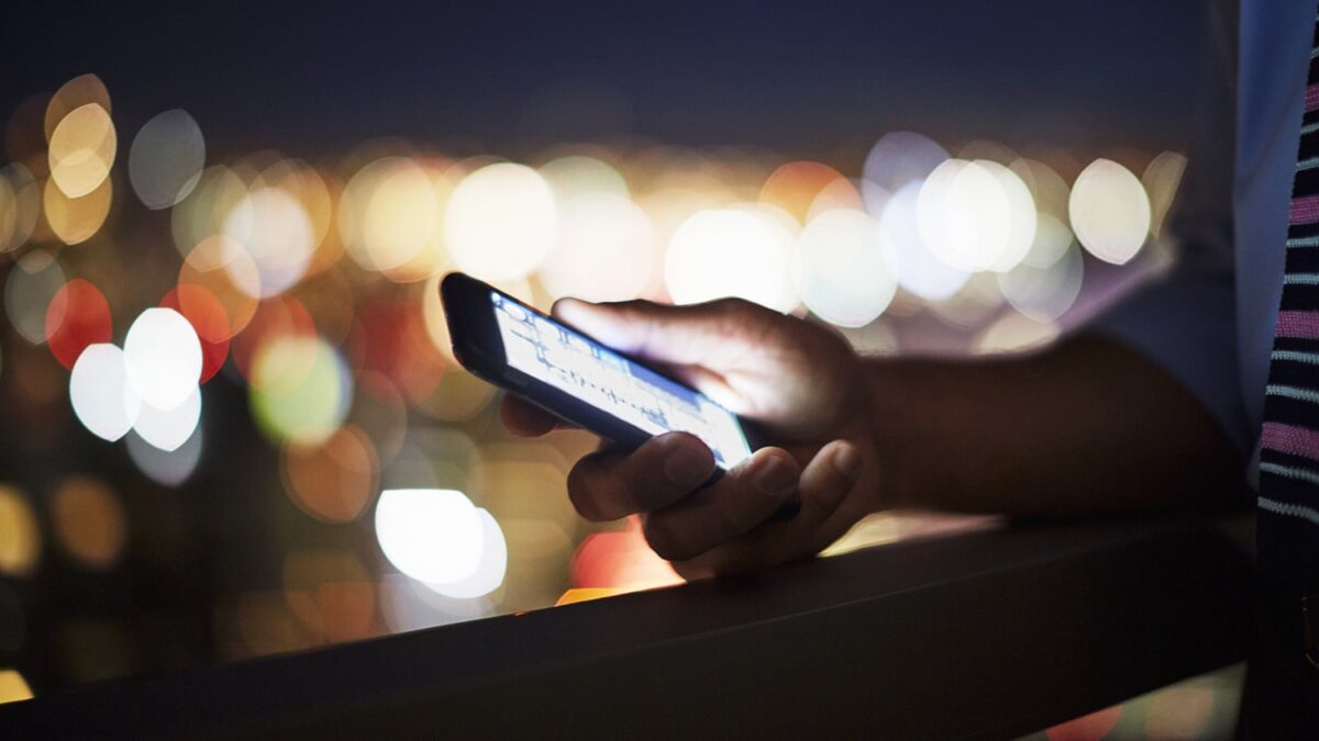 How Cell Phones Reveal Your Location - 2024 Guide - Comeau Computing