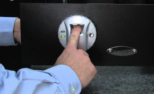 7 Reasons Why Biometrics Safes Are Safer Than Key Lock Safes - Comeau ...